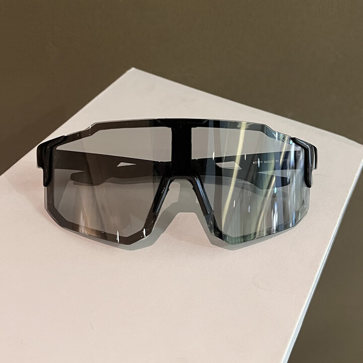 HengTravler户外骑行登山滑雪防风护目墨镜运动套镜黑框超大框太阳镜 M05-黑框变色灰【图片 价格 品牌 报价】-京东